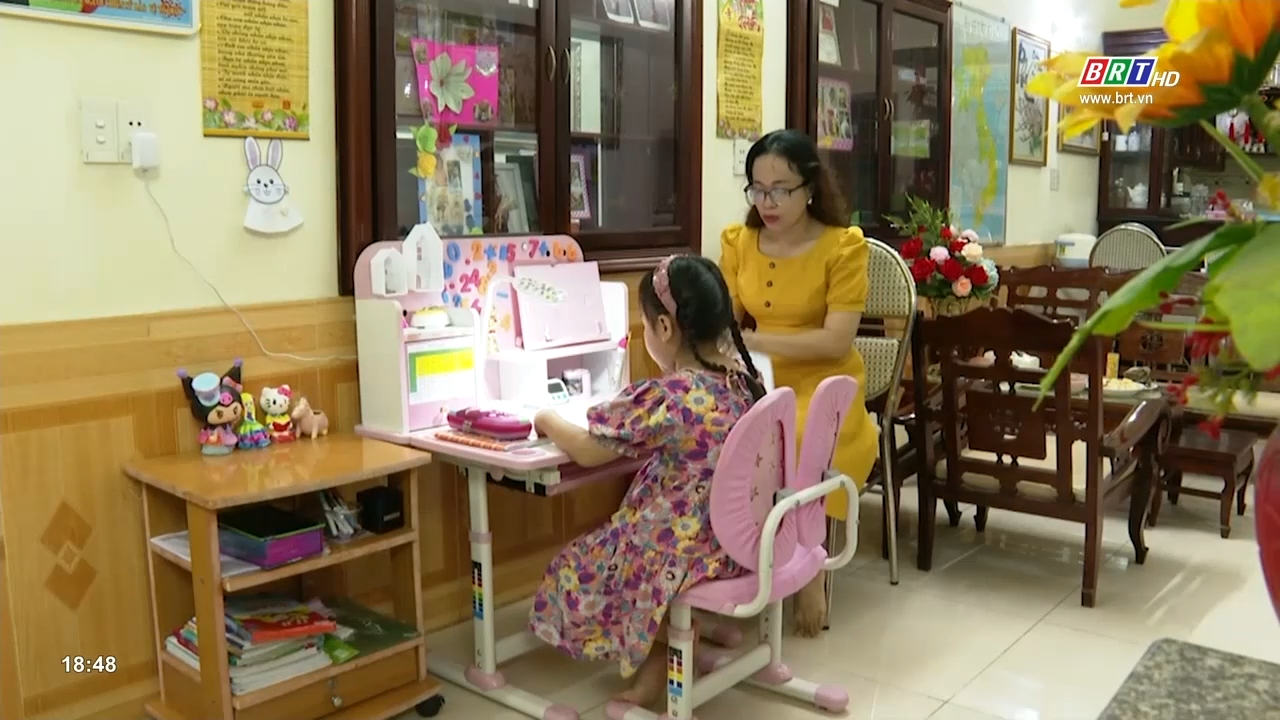 Có nên giao bài tập về nhà cho học sinh tiểu học?